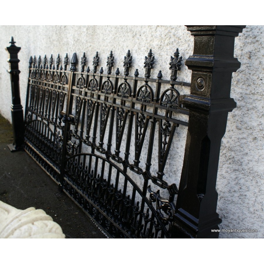 Cast Iron Gates & Piers - Moy Antiques